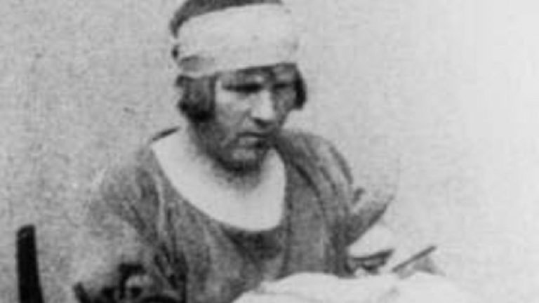 Dora Richter, a primeira pessoa a fazer cirurgias completas de troca de ...